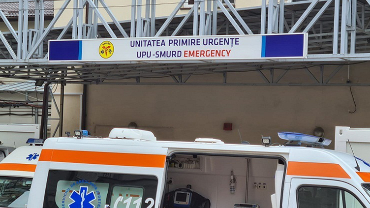 Medicii SMURD Iași au salvat o femeie de 72 de ani găsită aproape ...